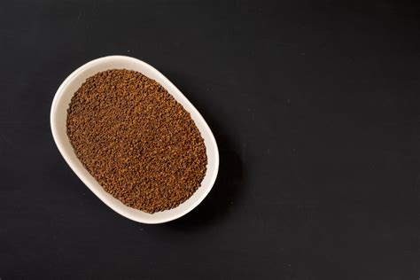 Diy 갈다 갈은 커피 거친 검은색 배경 공정 거래 꾸미다양조하다 단순한 따뜻한 음료 레스토랑 맛 미니멀리스트 바리스타 보울 술을 마시다 신선한