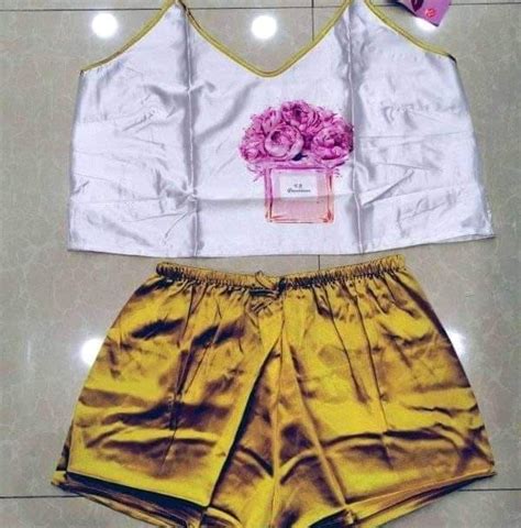 ملابس داخلية للنساء