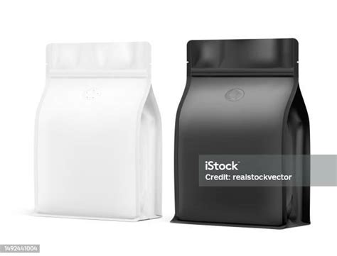 กระเป๋าสะพายข้างสีขาวและสีดําพร้อมเป้ากางเกงด้านล่างแบนและวาล์วอากาศ