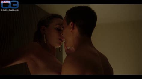 Ester Exposito Nackt Nacktbilder Playboy Nacktfotos Fakes Oben Ohne