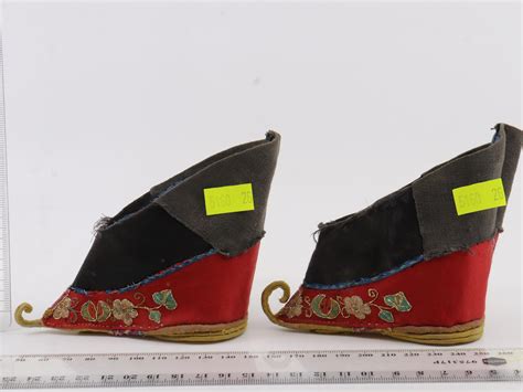 Lot Pair Of Chinese Lotus Shoes Worn By Women With Bound Feet Red