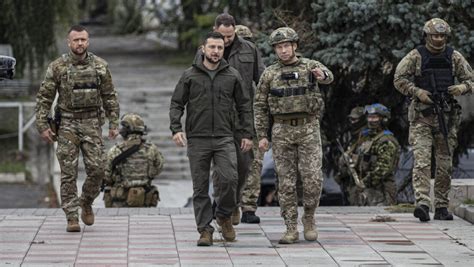 Нови оптимизам Сирски признаје да су Руси супериорни на фронту али зна да ће Кијев победити