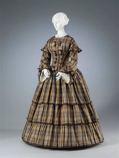 Pin On Costumes 1850 1860