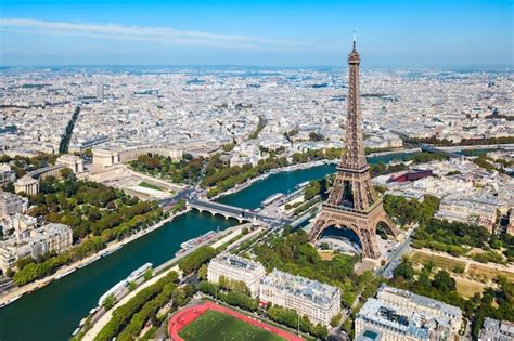 Vista Aérea De La Torre Eiffel En París Foto Premium