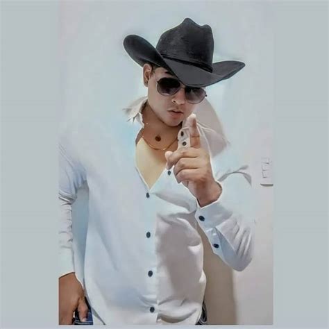 Josue Morán Josheph 04 • Threads Say More