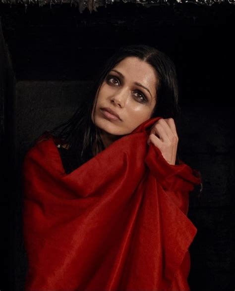 Freida Pinto And Henry Cavill In The Film Immortals Rvindictaratecelebs