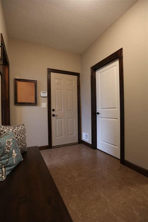 Темные Плинтуса В Интерьере Фото – Telegraph