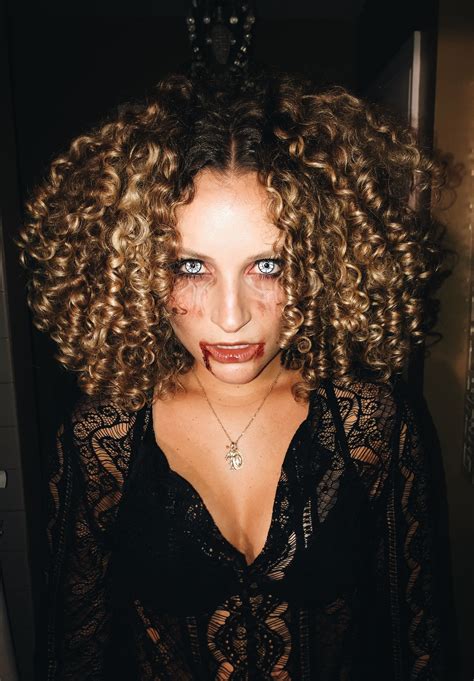 Curly Hair Halloween🤎 𝗠𝗔𝗥𝗜𝗦𝗔 🤍 Ringletriss • Instagram Photos And