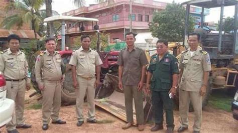 កម្លាំងនគរបាលខេត្តសៀមរាប ចុះបិទទីតាំងការដ្ឋានបូមខ្សាច់មួយកន្លែង នៅស្រុកអង្គរជុំជាបណ្ដោះអាសន្ន