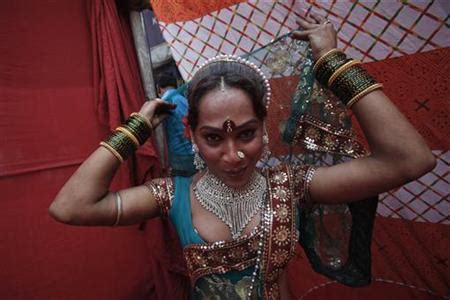 Targeting India S Sex Workers Will Avert 3 Million HIV Infections World Bank Reuters