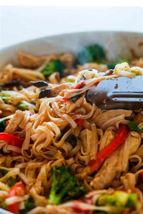 Stir Fried Chicken Rice Noodles Jyzxlk