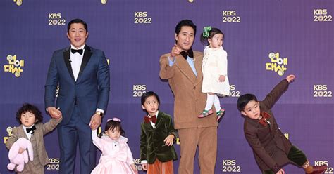 [td포토] 김동현 신현준 가족 자유분방 포즈