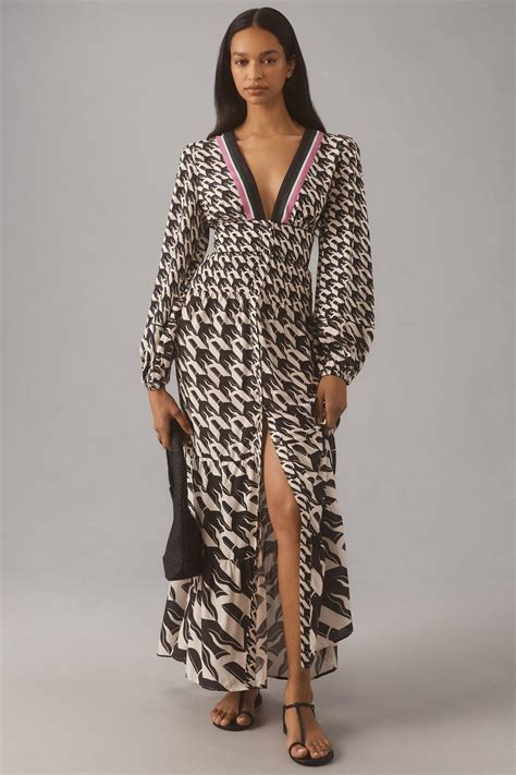 Farm Rio X Anthropologie 긴팔 V넥 맥시 드레스 앤트로폴로지 한국 공식 스토어 유니크한 여성 패션 및 라이프스타일 편집샵 200개이상의 프리미엄