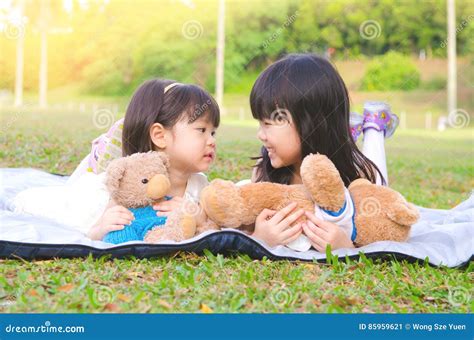 Azjatyckie Dziewczyny Obraz Stock Obraz Złożonej Z Koreańczyk 85959621