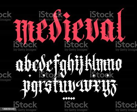 고딕 알파벳 검은 배경에 중세 라틴어 흰색 문자 문신 디자인에 대 한 우아한 글꼴 고대 유럽 스타일 모든 문자는 검은색 배경에서 격리됩니다 고스에 대한 스톡 벡터 아트 및