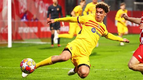 Vfb Stuttgart Holt Noah Darvich Vom Fc Barcelona In Die Bundesliga