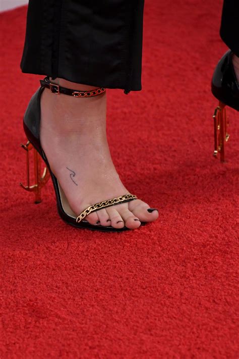 Miley Cyruss Feet