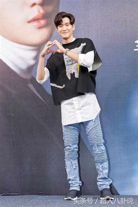 周兴哲「指交」撩妹 1年内胖了10公斤身材反更好 每日头条