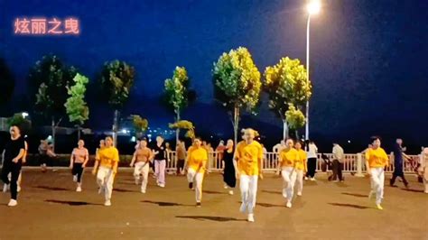 鬼步舞《炫丽之曳》晚练现场人多跳舞步动作整齐划一，真好看 Youtube