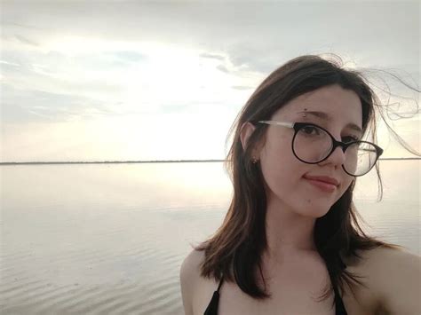 Miaspring主播：免费直播性爱表演和聊天 Stripchat