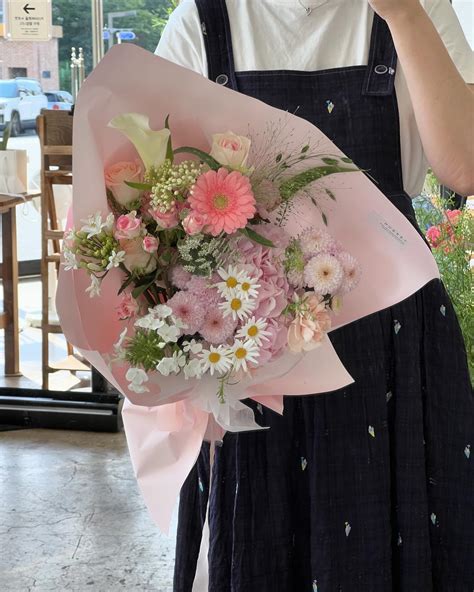 토이플라워스튜디오 화성꽃집 동탄2꽃집 영천동꽃집 동탄졸업식꽃다발 프로포즈 웨딩부케 플라워클래스 이번주 주말 필요하신 꽃들 미리 예약주세요🌸 예쁜수국 메인으로 준비 해