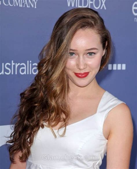 Alycia Debnam Carey Gorgeous In Side Swept Curls At Awards Show