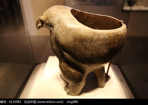 仰韶文化的鹰形陶鼎高清图片下载 红动中国