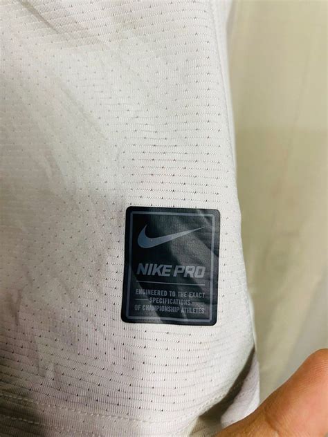 Nike Compression Men S Fashion Activewear On Carousell