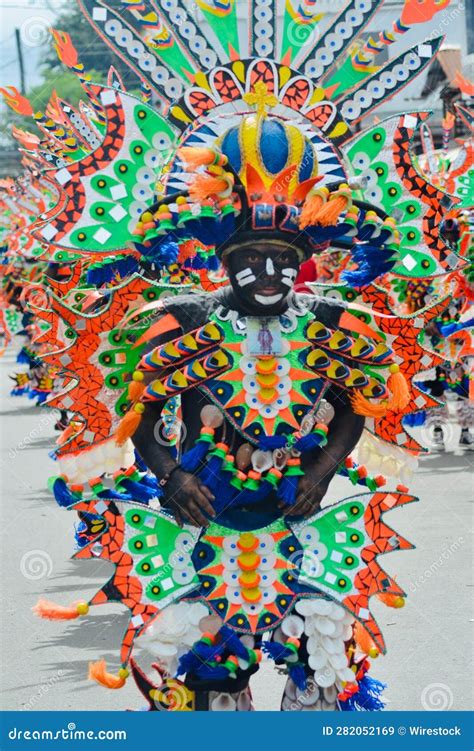 Traditional Philippine Boat Editorial Image 62699784