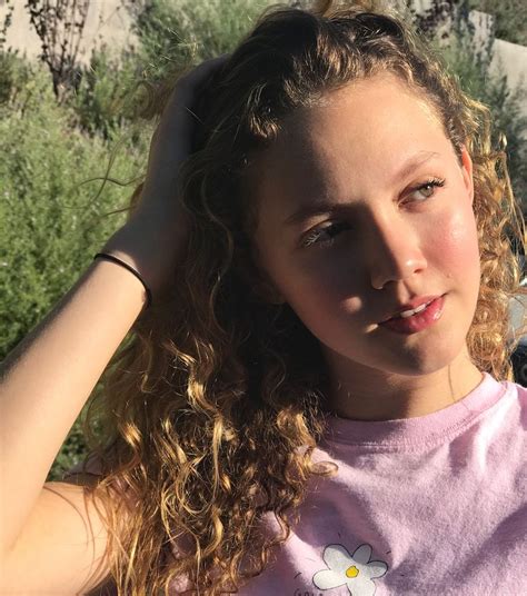 Instagram Post By Iris Apatow Sep 28 2017 At 12 11am UTC Iris Girl Pretty