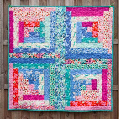 Jelly Roll Log Cabin Quilt With Fiona Spunstraw