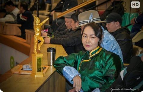 Гүндүүгүй Яриа Энэ эмэгтэйг Гомбодоржийн Орхонсэлэнгэ гэдэг Тэрбээр Архангай аймгийн Хашаат