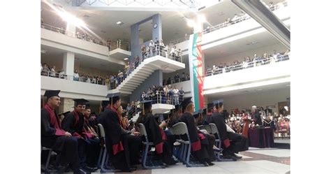 400 бургаски студенти получиха дипломи днес 23 са отличници снимки