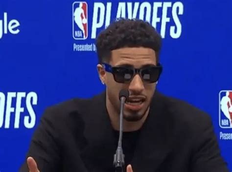 哈利伯顿：我会和字母哥谈谈，我认为我爸当时确实做得不对