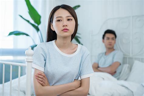 新聞 股票玩到「賠一棟房」夫妻窩回娘家！她接1通電話崩潰：嫁這種老公 看板 Stock Mo Ptt 鄉公所