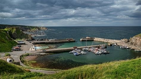 강가 거친 해안선 계선 고요한 광경 관광 구름 그림 같은 길 찾기 낚시 낚싯배 녹지 대서양 레저 레크리에이션 마리나 모험 바다 바다 경치