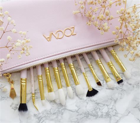 Le Set De Pinceaux Pour Les Yeux Screen Queen De Zoeva Purple Dream