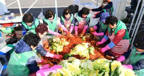 김천시 새마을부녀회 사랑의 김장김치 담기 구슬땀 • 한길뉴스