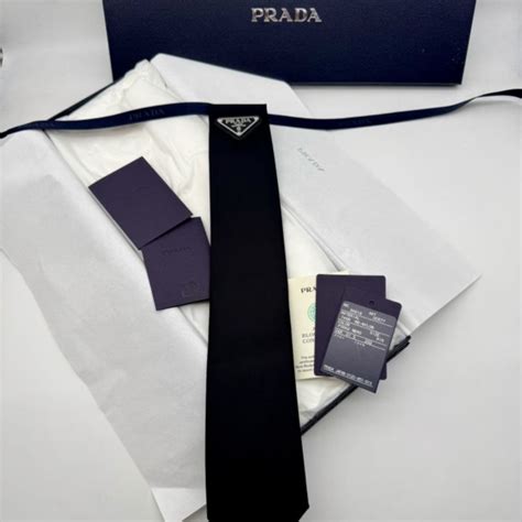 💥💥มาใหม่เนคไทสวยเก๋ ใช้ได้ชายหญิง💥💥สุดคูลคร้า💥💥new Prada Necktie 📌รอ