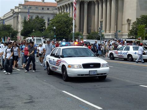 무료 이미지 보행자 사람 경마장 경찰차 자동차 제조 고급 차량 2048x1536 16121 무료 이미지 Pxhere