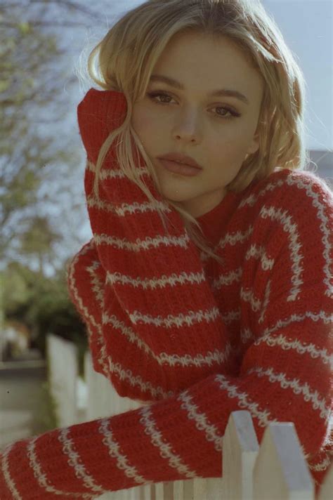 Emily Alyn Lind Sexy