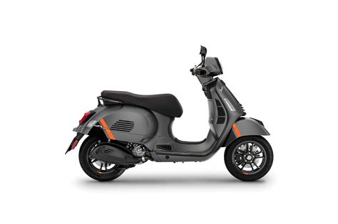 Motorrad Vergleich Vespa Gts 300 2024 Vs Vespa Gts 300 Super Sport 2024
