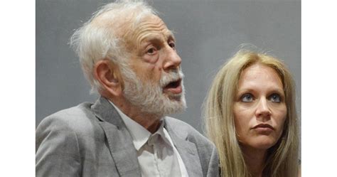 Ицко Финци и младата му съпруга с шоу