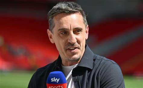 گری نویل یا دوناروما، یا امیلیانو مارتینز؛ منچستریونایتد باید فکری به حال پست دروازه‌بان کند