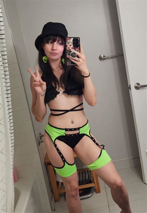 29f Festival Time R Selfie