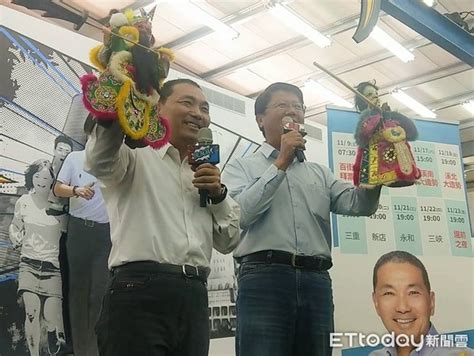 影／謝龍介布袋戲傳授「防奧步」 侯友宜笑：我學三年都比不上 Ettoday政治新聞 Ettoday新聞雲