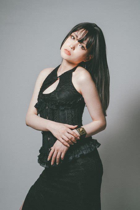 Twoucan ☠笠原 彪aya☠目と肘で殺す被写体 Kim414141