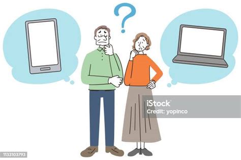 수석 남자와 여자는 개인용 컴퓨터와 스마트 폰을 생각 하 고 있습니다 50 59세에 대한 스톡 벡터 아트 및 기타 이미지 50 59세 60 69세 70 79세