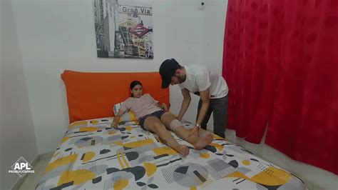 La Cachonda De Mi Vecina Me Pide Que La Ayude A Recuperarse De Su