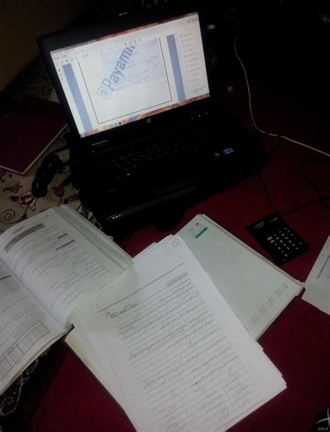 عکس دختری درحال درس خواندن عکس نودی